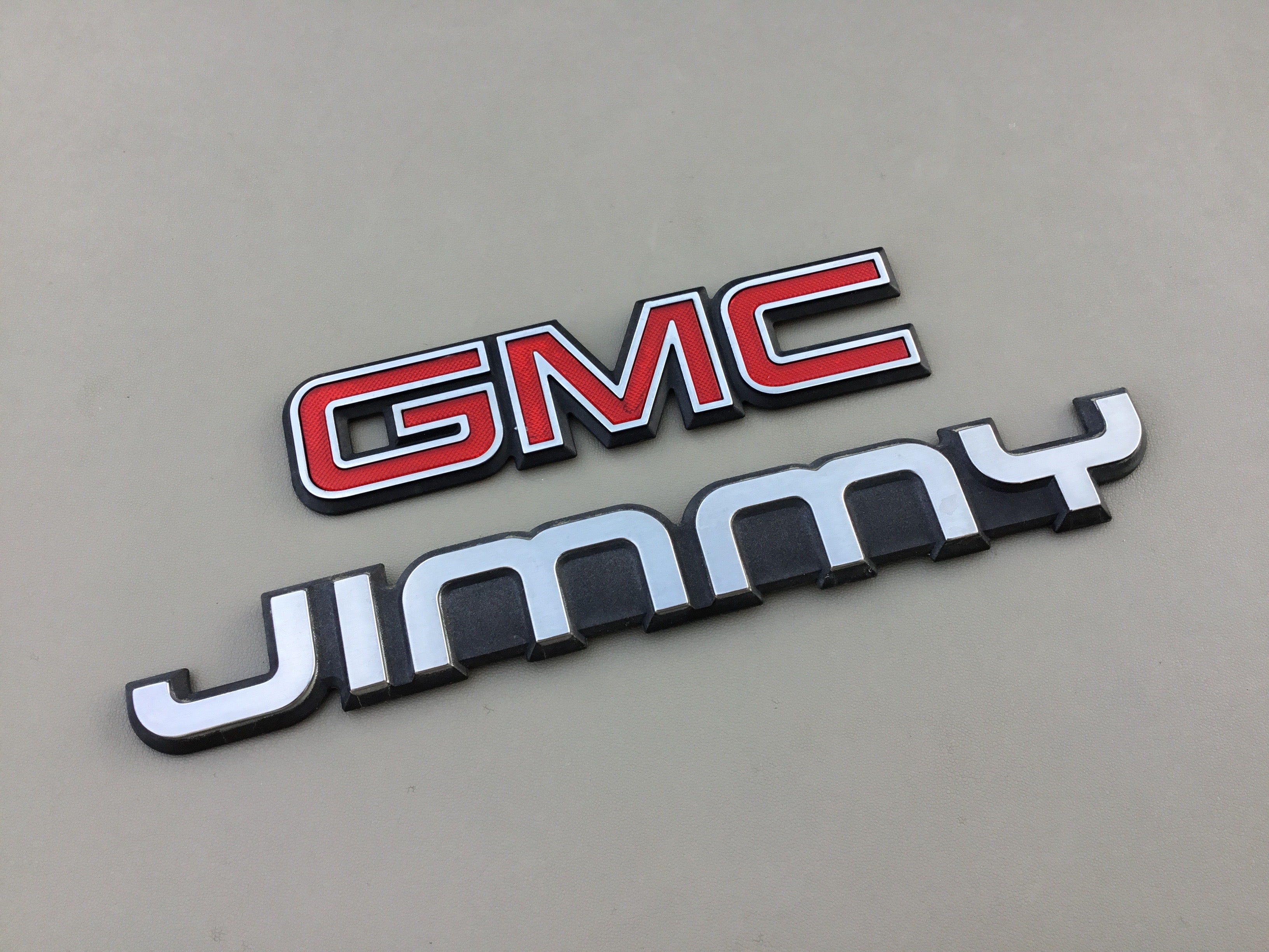 1998-2003 GMC Jimmy Tailgate Emblem Set - Emblem Dude