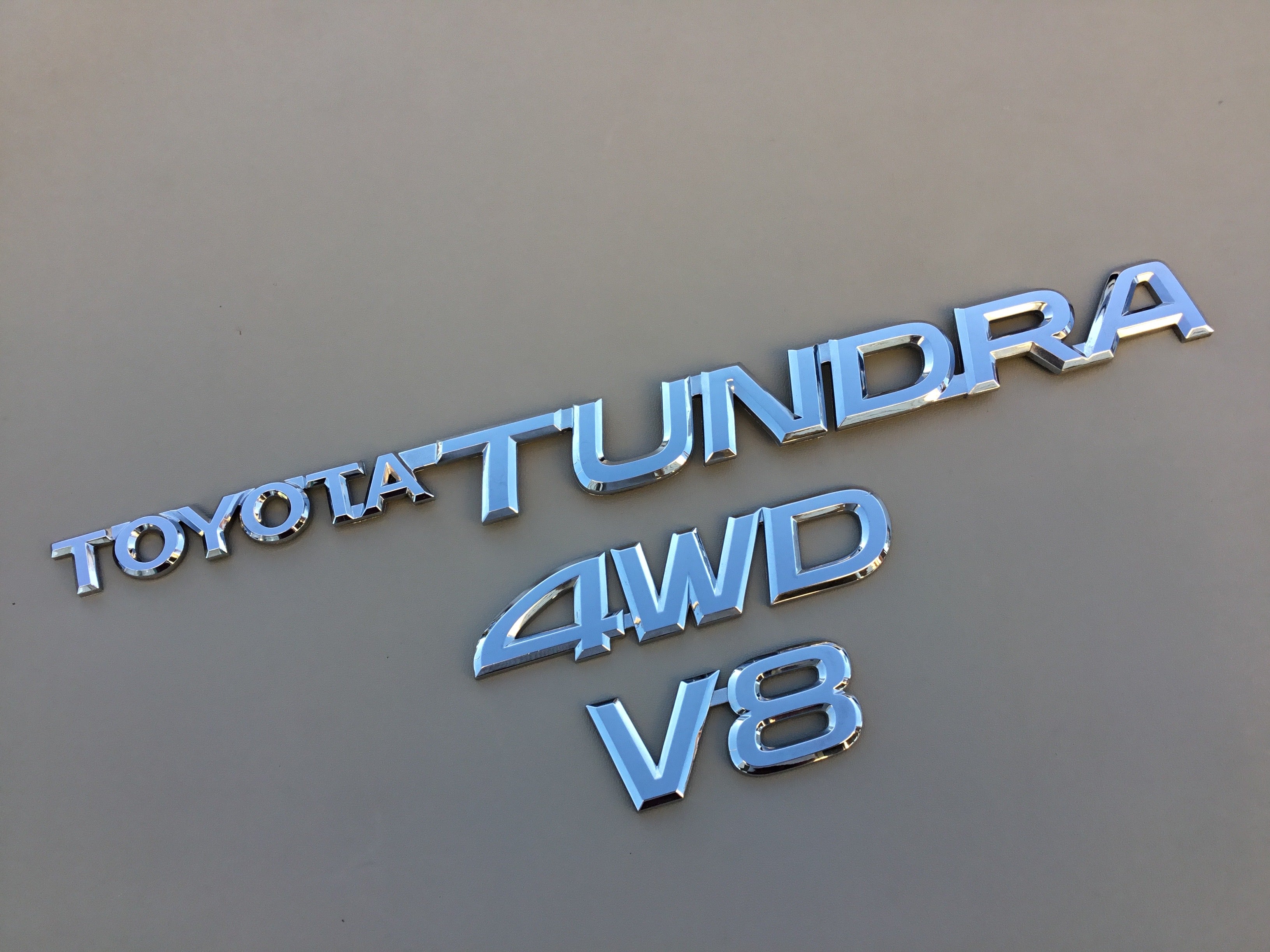 2001-2006 Toyota Tundra V8 4WD Tailgate Emblem Set