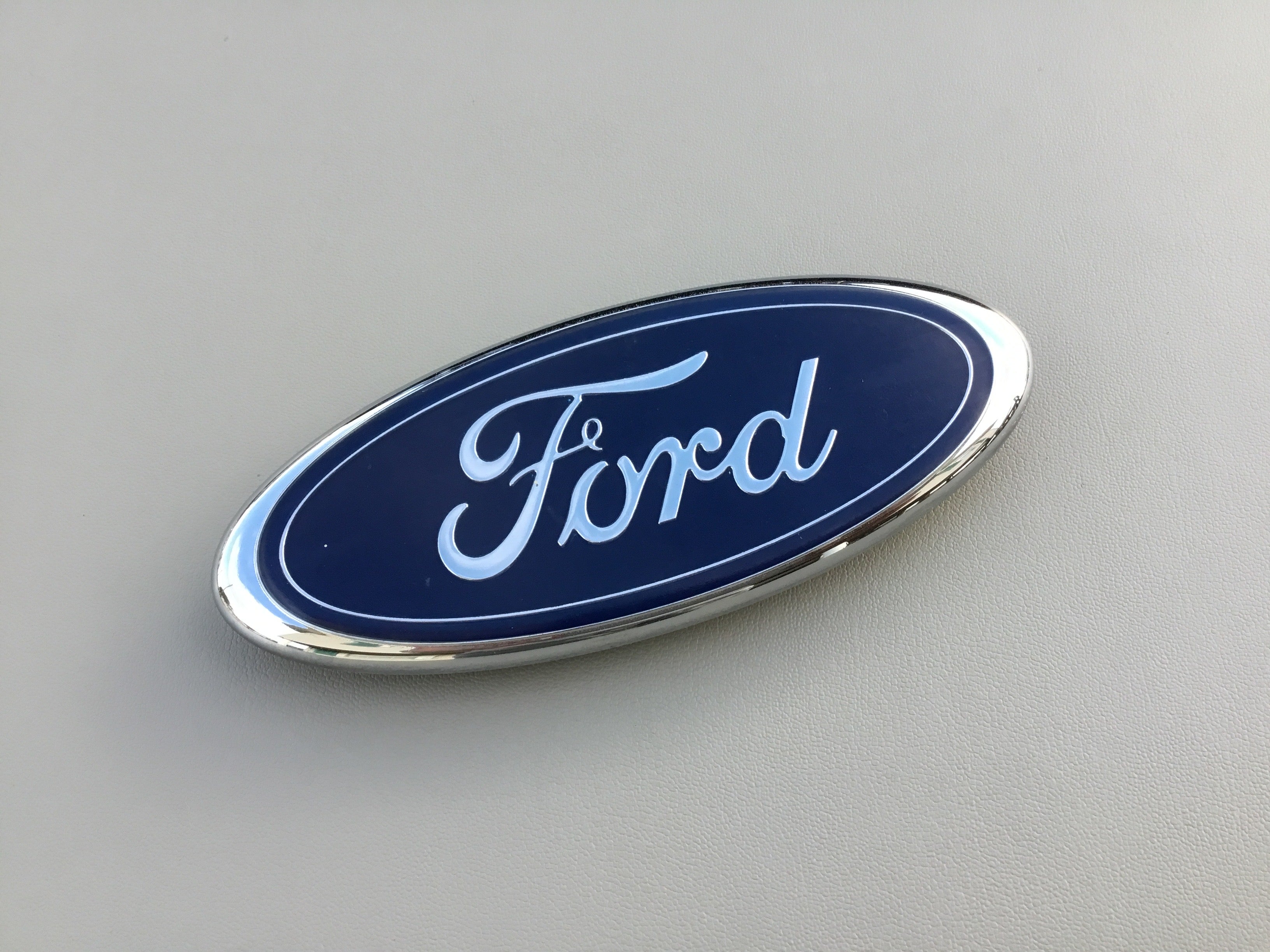 2002-2005 Ford Explorer Grille Emblem - Emblem Dude