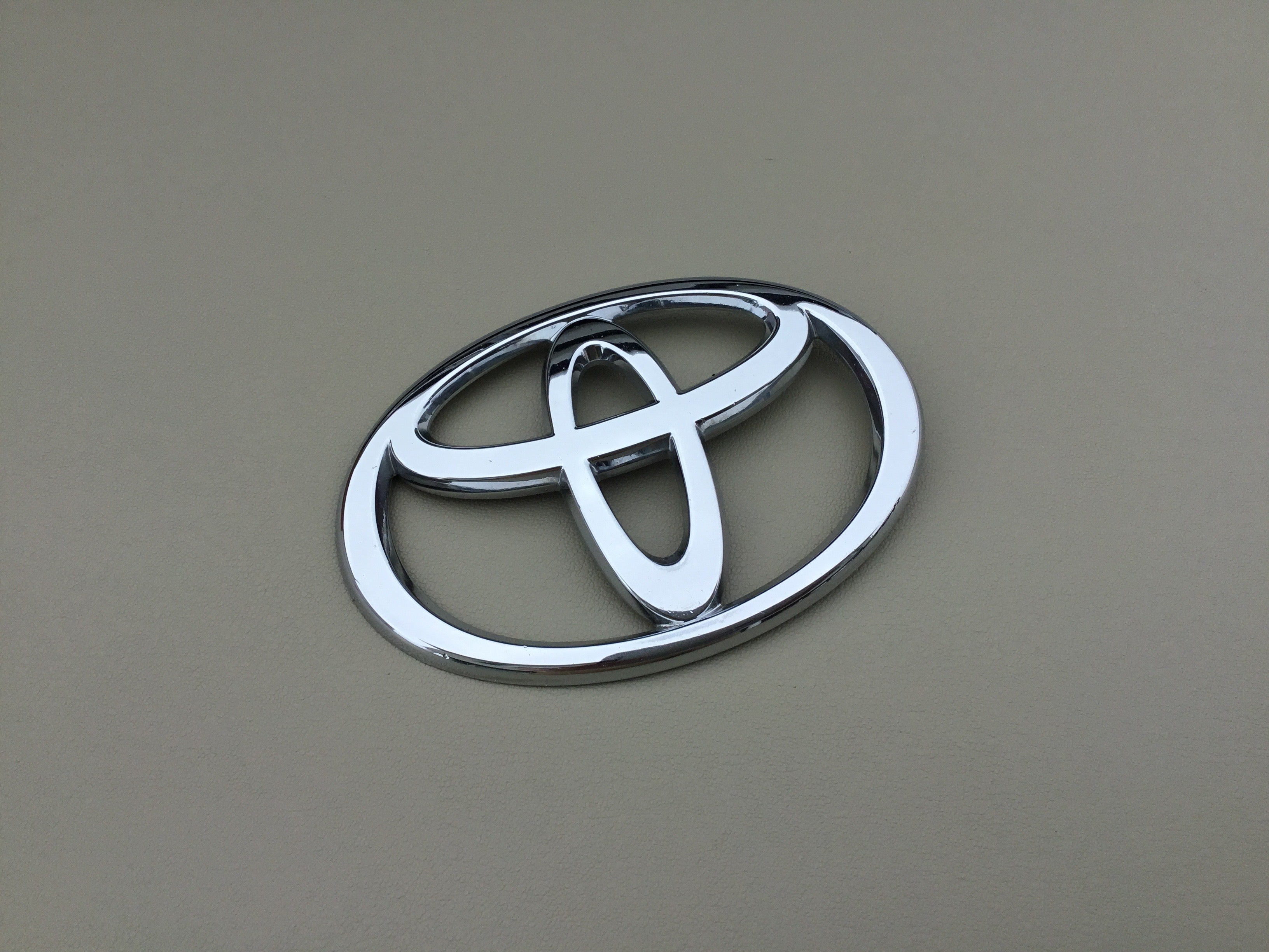 2004-2009 Toyota Prius Front Hood Emblem - Emblem Dude