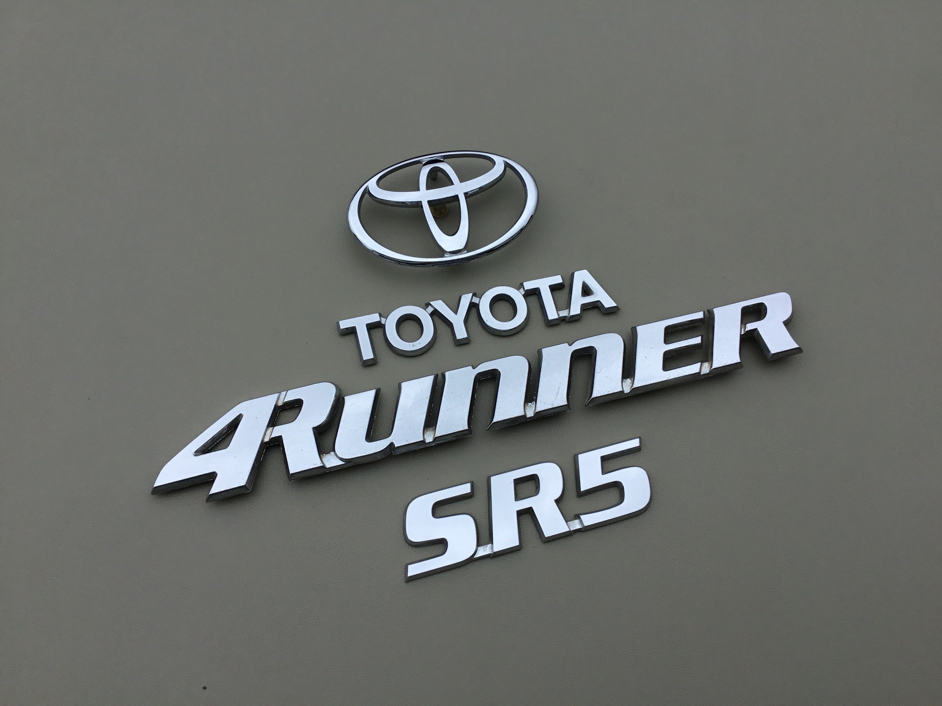 1996-2002 Toyota 4Runner SR5 Tailgate Emblem Set