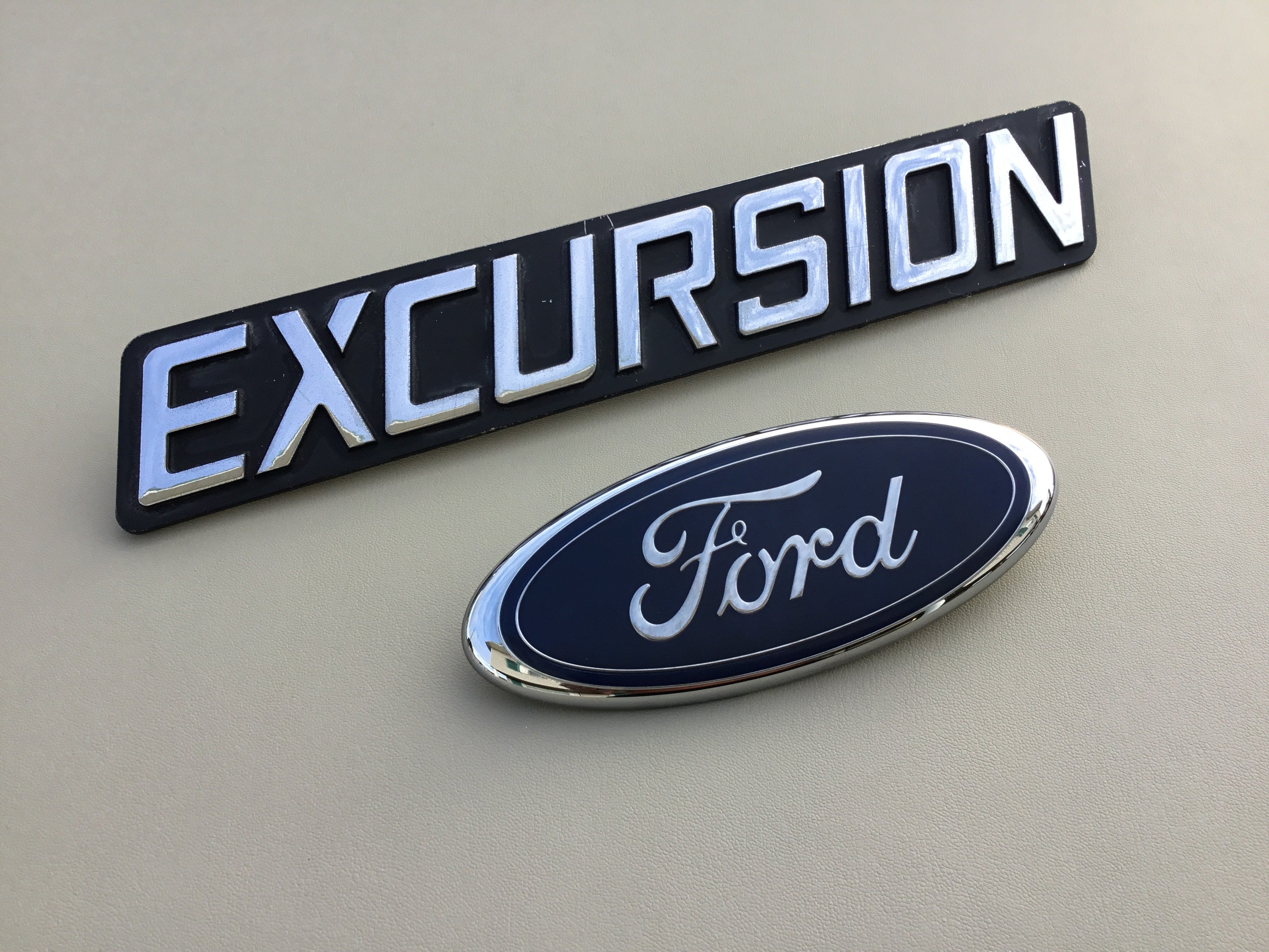 2000-2005 Ford Excursion Tailgate Emblem Set - Emblem Dude