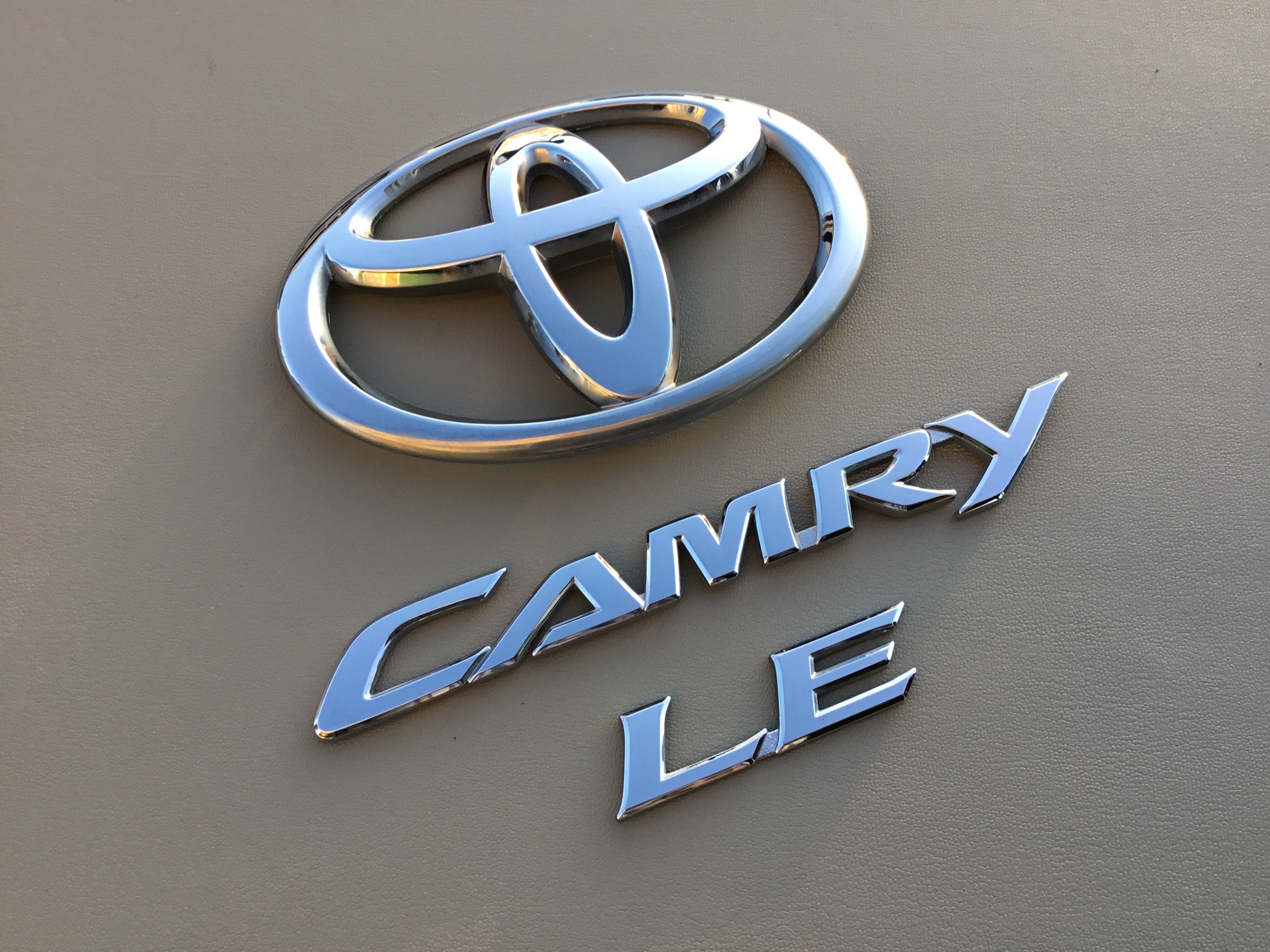 2007-2011 Toyota Camry LE Trunk Emblem Set