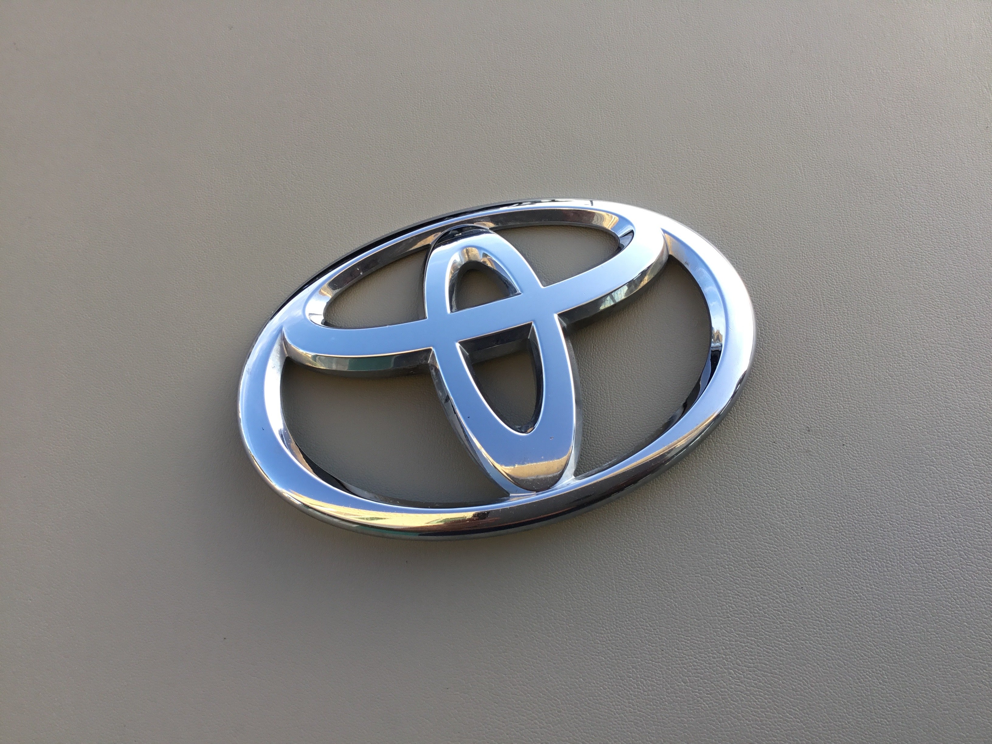 2011-2017 Toyota Sienna Front Hood Emblem