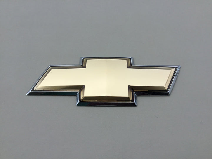 2007-2013 Chevrolet Tahoe / Suburban Tailgate Bowtie Emblem - Emblem Dude