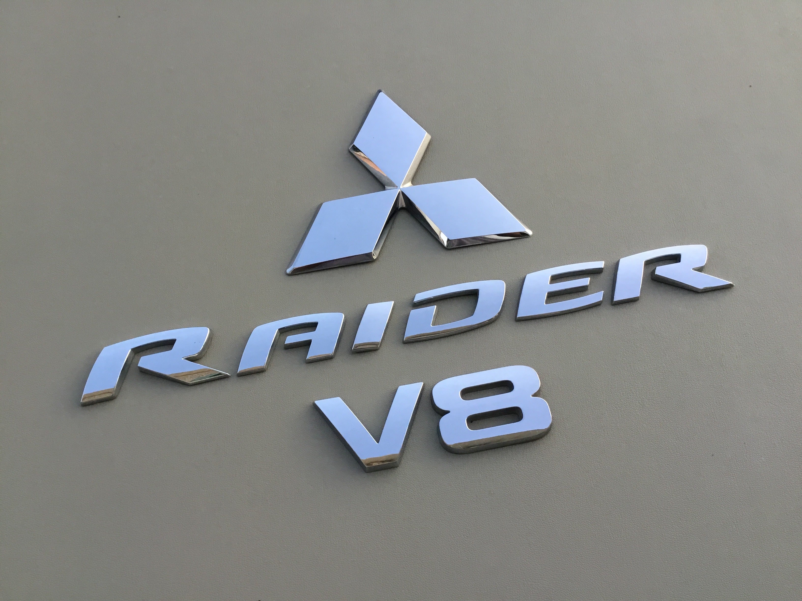 2006-2009 Mitsubishi Raider V8 Tailgate Emblem Set - Emblem Dude