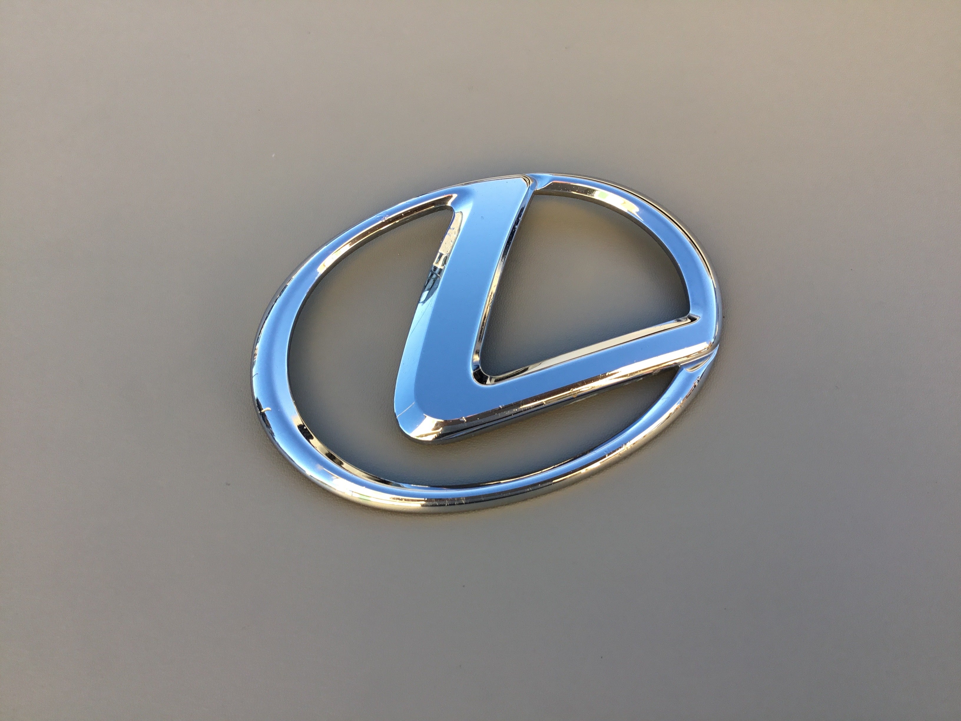 2006-2011 Lexus GS300 Grille Emblem - Emblem Dude